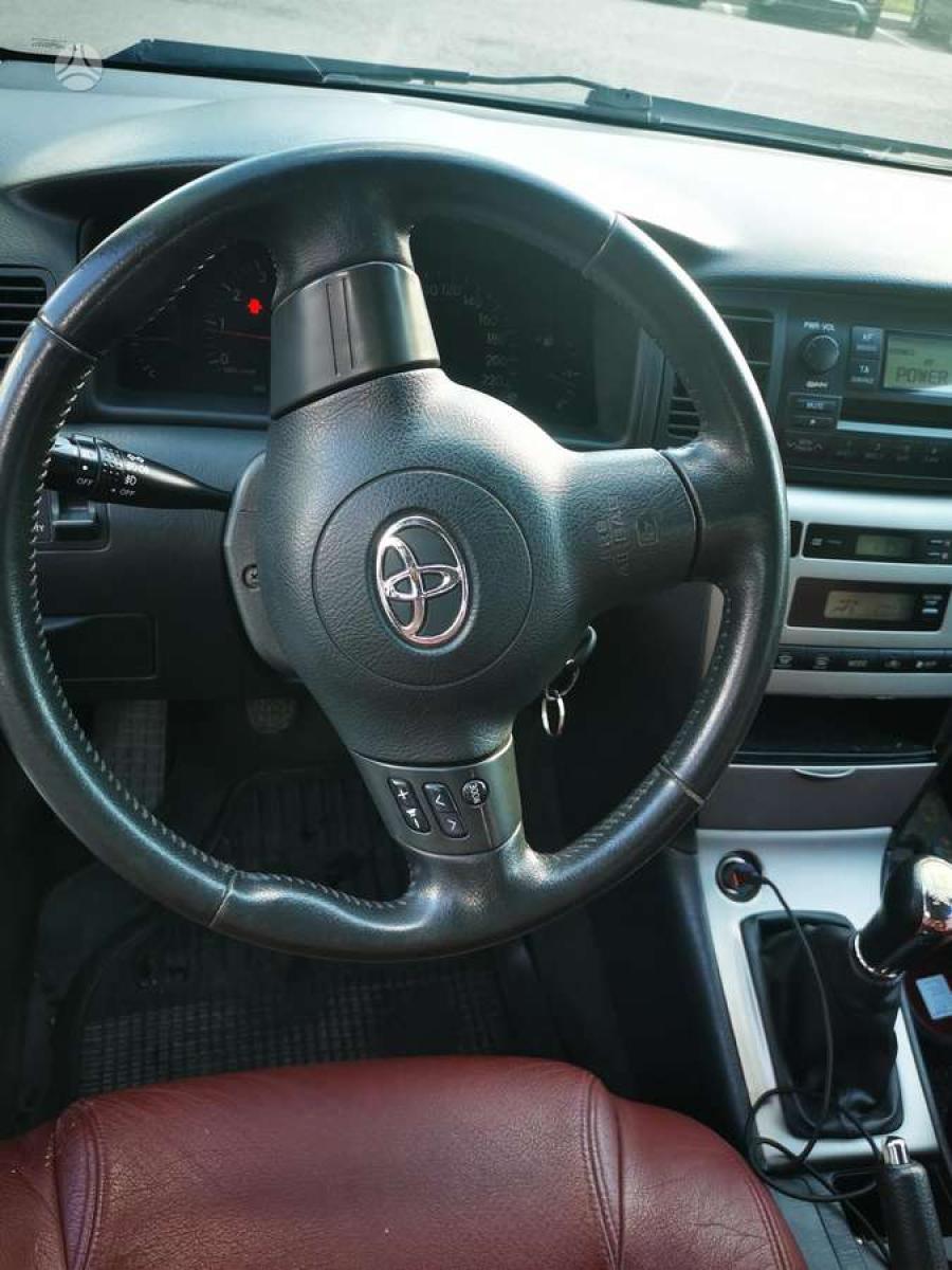 Melns Toyota Corolla 2006 Viļņa, ar dzinēja tilpumu 2.00 L un nobraukumu 308 tūkst. km par 1600 €, foto 29 vietnē AUTOMOTO.COM.LV