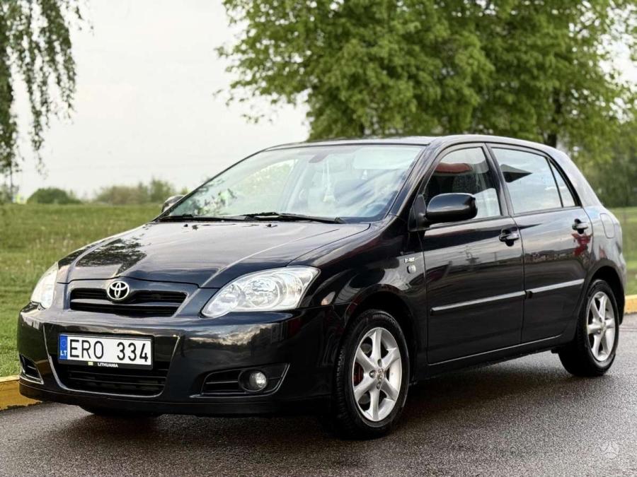 Melns Toyota Corolla 2006 Kauņa, ar dzinēja tilpumu 1.36 L un nobraukumu 287 tūkst. km par 2750 €, foto 3 vietnē AUTOMOTO.COM.LV
