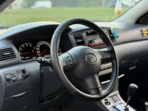 Melns Toyota Corolla 2006 Kauņa, ar dzinēja tilpumu 1.36 L un nobraukumu 287 tūkst. km par 2750 €, foto 10 vietnē AUTOMOTO.COM.LV