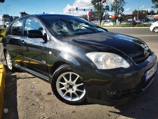 Black Toyota Corolla 2006 in Vilnius, with an engine capacity of 2.00 L and mileage of 315 thousand km for 1600 €, photo 3 on AUTOMOTO.COM.LV