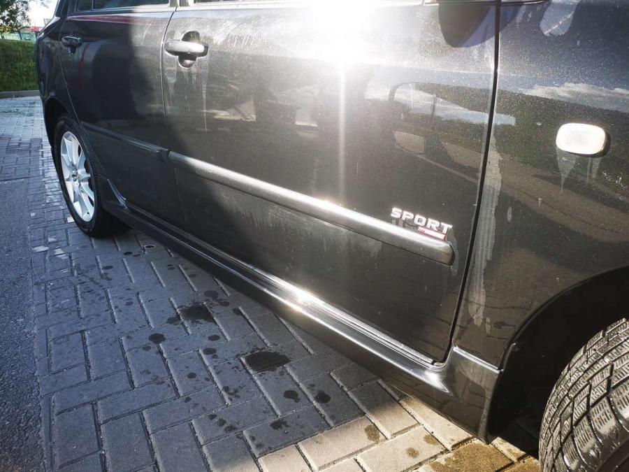 Black Toyota Corolla 2006 in Vilnius, with an engine capacity of 2.00 L and mileage of 315 thousand km for 1600 €, photo 5 on AUTOMOTO.COM.LV
