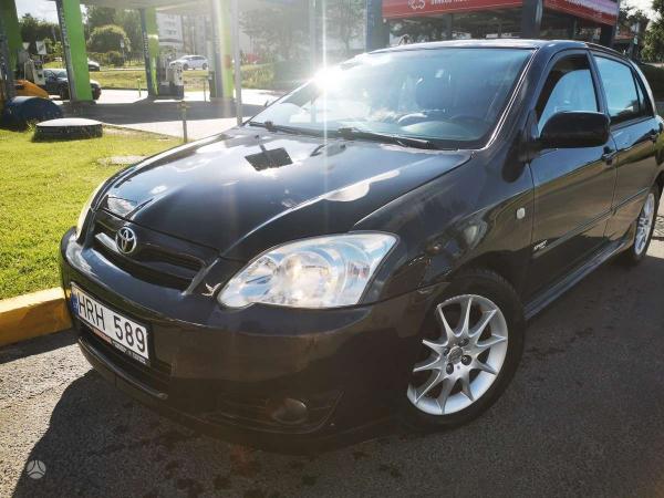 Black Toyota Corolla 2006 in Vilnius, with an engine capacity of 2.00 L and mileage of 315 thousand km for 1600 €, photo 7 on AUTOMOTO.COM.LV