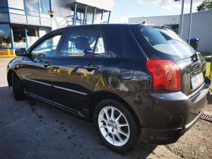 Black Toyota Corolla 2006 in Vilnius, with an engine capacity of 2.00 L and mileage of 315 thousand km for 1600 €, photo 11 on AUTOMOTO.COM.LV