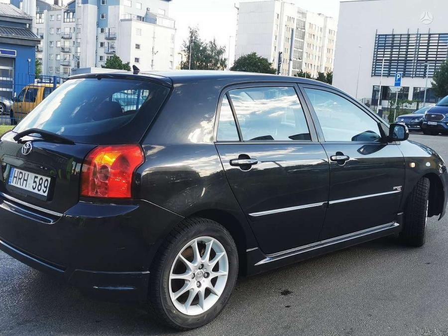 Black Toyota Corolla 2006 in Vilnius, with an engine capacity of 2.00 L and mileage of 315 thousand km for 1600 €, photo 12 on AUTOMOTO.COM.LV