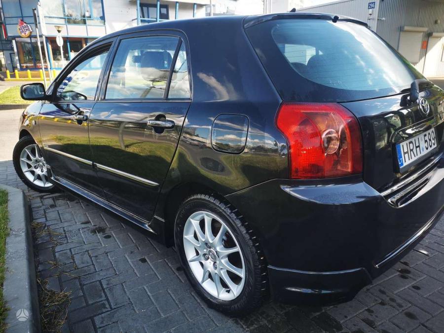 Black Toyota Corolla 2006 in Vilnius, with an engine capacity of 2.00 L and mileage of 315 thousand km for 1600 €, photo 19 on AUTOMOTO.COM.LV