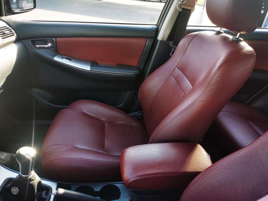 Black Toyota Corolla 2006 in Vilnius, with an engine capacity of 2.00 L and mileage of 315 thousand km for 1600 €, photo 22 on AUTOMOTO.COM.LV