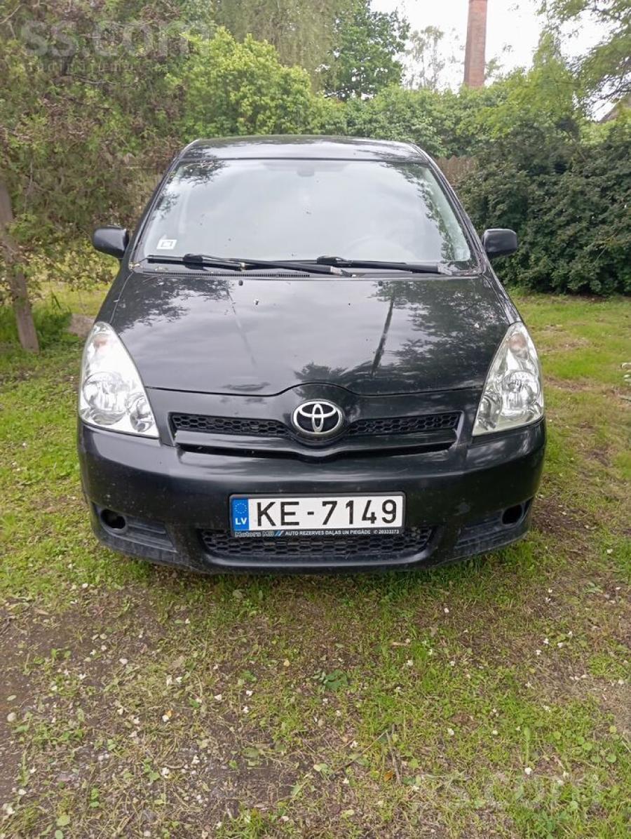 Black Toyota Corolla 2007 in Bauska, with an engine capacity of 2.20 L and mileage of 353 thousand km for 1300 €, photo 1 on AUTOMOTO.COM.LV