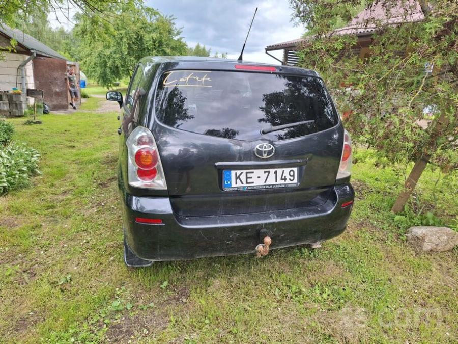 Black Toyota Corolla 2007 in Bauska, with an engine capacity of 2.20 L and mileage of 353 thousand km for 1300 €, photo 4 on AUTOMOTO.COM.LV