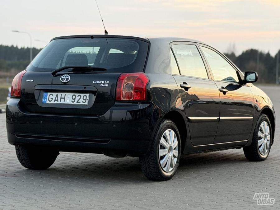 Melns Toyota Corolla 2007 Viļņa, ar dzinēja tilpumu 1.40 L un nobraukumu 180 tūkst. km par 2000 €, foto 4 vietnē AUTOMOTO.COM.LV