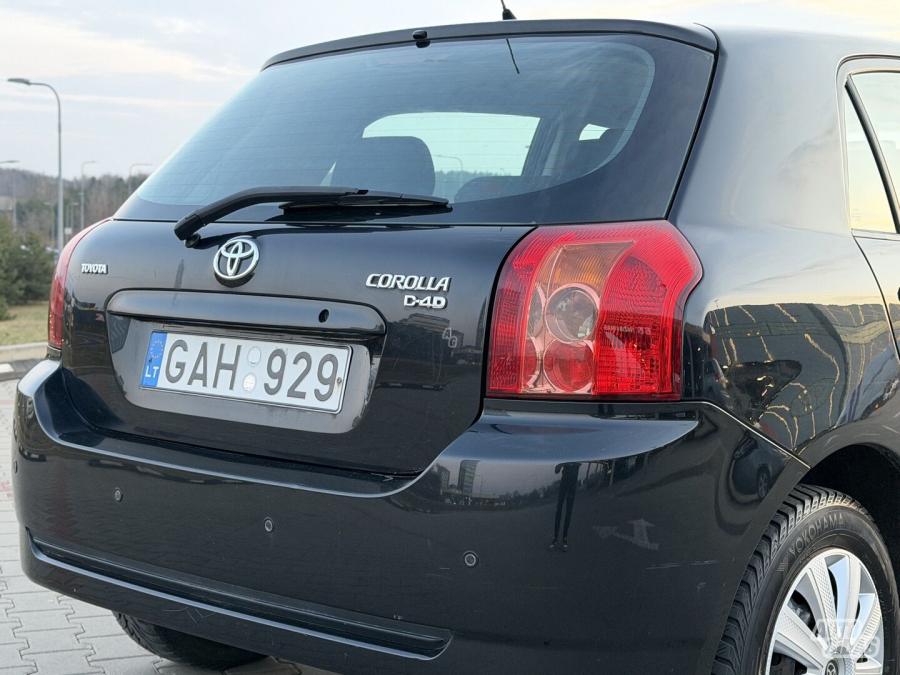 Melns Toyota Corolla 2007 Viļņa, ar dzinēja tilpumu 1.40 L un nobraukumu 180 tūkst. km par 2000 €, foto 12 vietnē AUTOMOTO.COM.LV