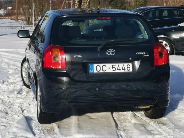 Black Toyota Corolla 2007 in Kuldiga, with an engine capacity of 1.40 L and mileage of 264 thousand km for 2200 €, photo 5 on AUTOMOTO.COM.LV