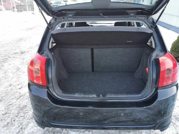 Black Toyota Corolla 2007 in Kuldiga, with an engine capacity of 1.40 L and mileage of 264 thousand km for 2200 €, photo 8 on AUTOMOTO.COM.LV