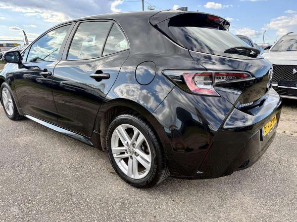 Black Toyota Corolla 2019 in Vilnius, with an engine capacity of 1.80 L and mileage of 282 thousand km for 10250 €, photo 8 on AUTOMOTO.COM.LV