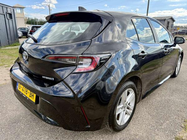 Black Toyota Corolla 2019 in Vilnius, with an engine capacity of 1.80 L and mileage of 282 thousand km for 10250 €, photo 9 on AUTOMOTO.COM.LV