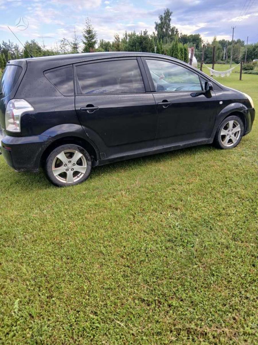 Black Toyota Corolla 2019 in Silale, with an engine capacity of 2.20 L and mileage of 284 thousand km for 1250 €, photo 5 on AUTOMOTO.COM.LV