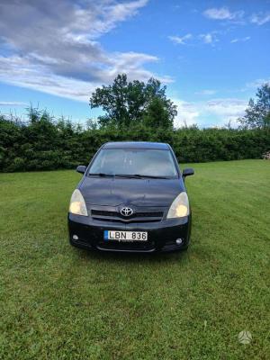 Black Toyota Corolla 2019 in Silale, with an engine capacity of 2.20 L and mileage of 284 thousand km for 1250 €, photo 8 on AUTOMOTO.COM.LV
