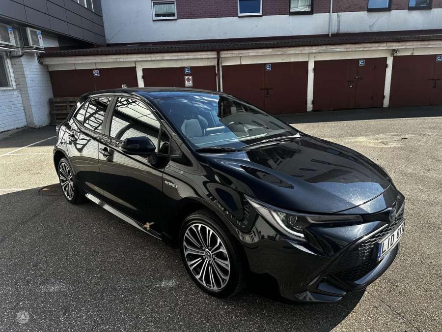 Melns Toyota Corolla 2019 Viļņa, ar dzinēja tilpumu 1.80 L un nobraukumu 57 tūkst. km par 18500 €, foto 1 vietnē AUTOMOTO.COM.LV