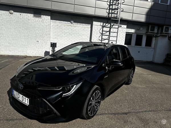 Melns Toyota Corolla 2019 Viļņa, ar dzinēja tilpumu 1.80 L un nobraukumu 57 tūkst. km par 18500 €, foto 2 vietnē AUTOMOTO.COM.LV