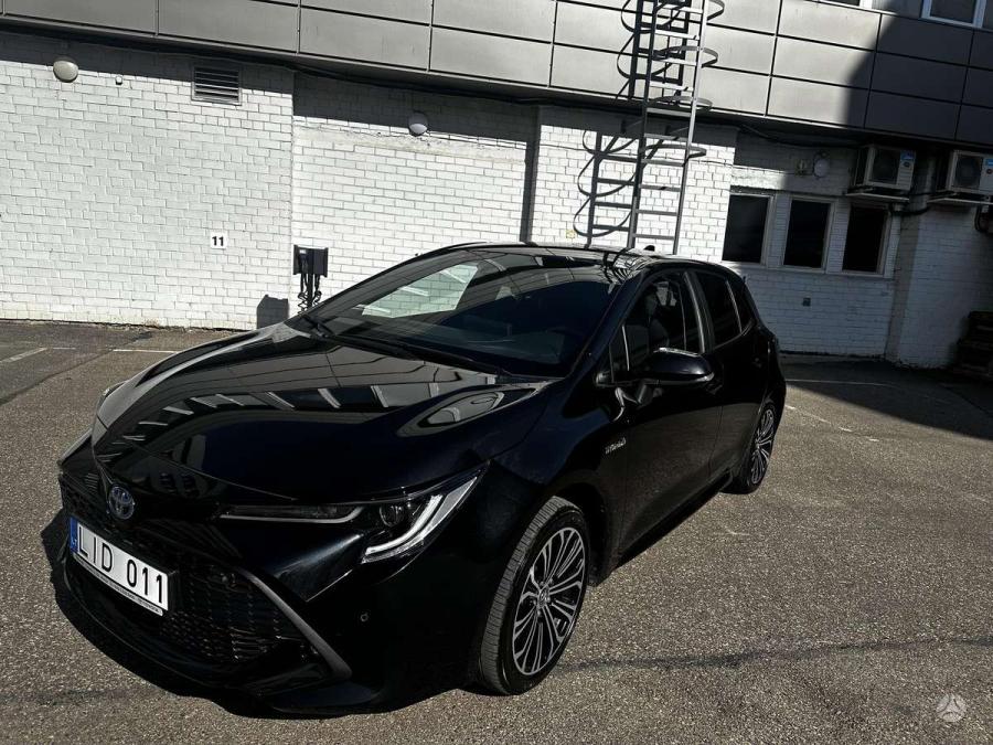 Melns Toyota Corolla 2019 Viļņa, ar dzinēja tilpumu 1.80 L un nobraukumu 57 tūkst. km par 18500 €, foto 3 vietnē AUTOMOTO.COM.LV
