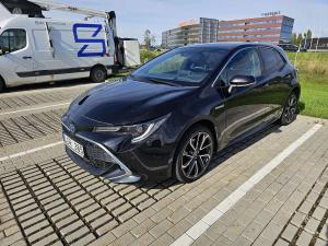 Melns Toyota Corolla 2019 Viļņa, ar dzinēja tilpumu 1.99 L un nobraukumu 128 tūkst. km par 18000 €, foto  vietnē AUTOMOTO.COM.LV
