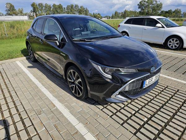 Melns Toyota Corolla 2019 Viļņa, ar dzinēja tilpumu 1.99 L un nobraukumu 128 tūkst. km par 18000 €, foto 3 vietnē AUTOMOTO.COM.LV