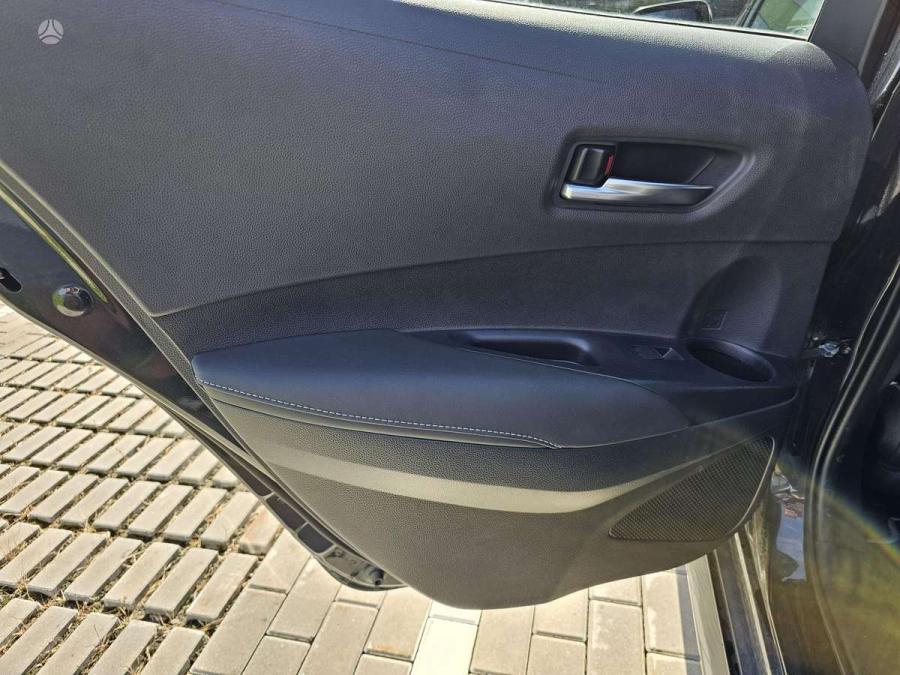 Melns Toyota Corolla 2019 Viļņa, ar dzinēja tilpumu 1.99 L un nobraukumu 128 tūkst. km par 18000 €, foto 16 vietnē AUTOMOTO.COM.LV