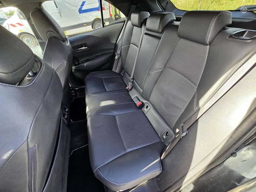 Melns Toyota Corolla 2019 Viļņa, ar dzinēja tilpumu 1.99 L un nobraukumu 128 tūkst. km par 18000 €, foto 18 vietnē AUTOMOTO.COM.LV