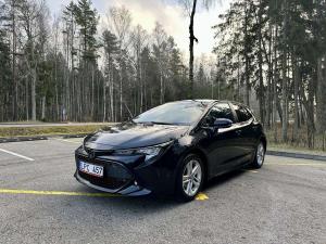 Melns Toyota Corolla 2020 Klaipėda, ar dzinēja tilpumu 1.20 L un nobraukumu 51 tūkst. km par 14950 €, foto  vietnē AUTOMOTO.COM.LV