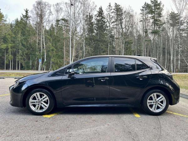 Melns Toyota Corolla 2020 Klaipėda, ar dzinēja tilpumu 1.20 L un nobraukumu 51 tūkst. km par 14950 €, foto 2 vietnē AUTOMOTO.COM.LV