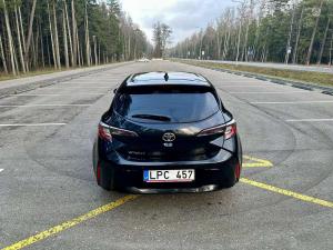 Black Toyota Corolla 2020 in Klaipeda, with an engine capacity of 1.20 L and mileage of 51 thousand km for 14950 €, photo 4 on AUTOMOTO.COM.LV