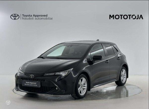 Black Toyota Corolla 2020 in Vilnius, with an engine capacity of 1.20 L and mileage of 157 thousand km for 13900 €, photo 1 on AUTOMOTO.COM.LV