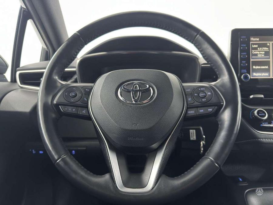 Black Toyota Corolla 2020 in Vilnius, with an engine capacity of 1.20 L and mileage of 157 thousand km for 13900 €, photo 12 on AUTOMOTO.COM.LV