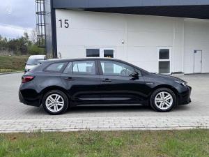 Black Toyota Corolla 2020 in Vilnius, with an engine capacity of 1.80 L and mileage of 196 thousand km for 15500 €, photo 9 on AUTOMOTO.COM.LV