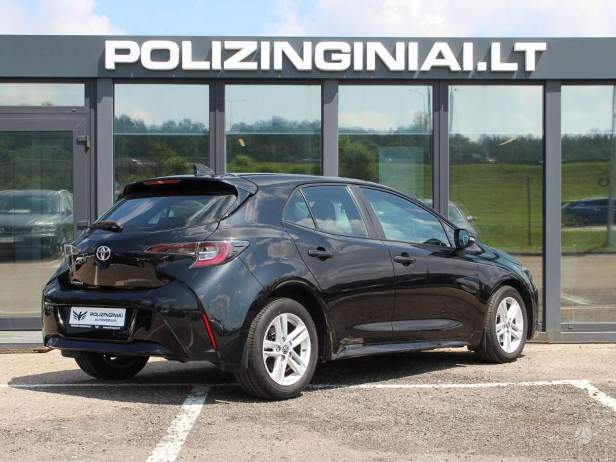 Black Toyota Corolla 2020 in Vilnius, with an engine capacity of 1.20 L and mileage of 103 thousand km for 14950 €, photo 5 on AUTOMOTO.COM.LV