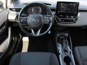Black Toyota Corolla 2020 in Vilnius, with an engine capacity of 1.20 L and mileage of 103 thousand km for 14950 €, photo 7 on AUTOMOTO.COM.LV