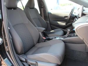 Black Toyota Corolla 2020 in Vilnius, with an engine capacity of 1.20 L and mileage of 103 thousand km for 14950 €, photo 15 on AUTOMOTO.COM.LV