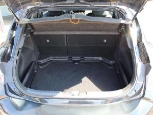 Black Toyota Corolla 2020 in Vilnius, with an engine capacity of 1.20 L and mileage of 103 thousand km for 14950 €, photo 18 on AUTOMOTO.COM.LV