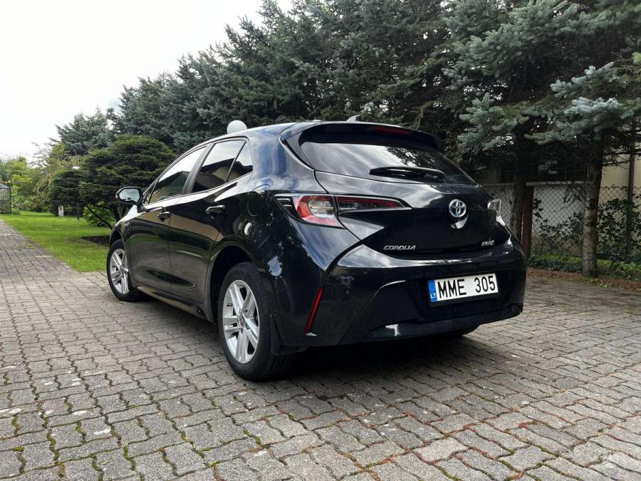 Melns Toyota Corolla 2020 Viļņa, ar dzinēja tilpumu 1.80 L un nobraukumu 115 tūkst. km par 14000 €, foto 8 vietnē AUTOMOTO.COM.LV