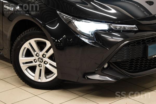 Black Toyota Corolla 2021 in Riga, with an engine capacity of 1.80 L and mileage of 57 thousand km for 17990 €, photo 8 on AUTOMOTO.COM.LV
