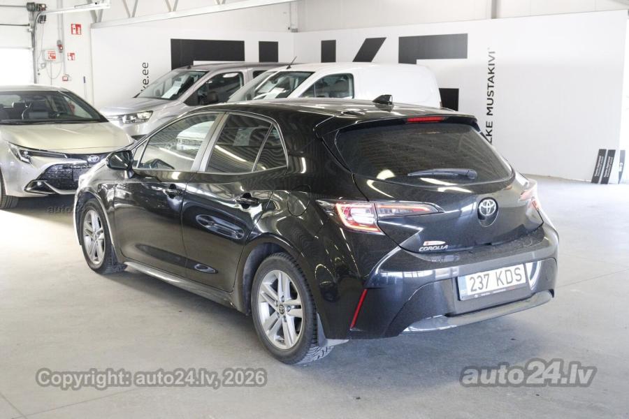 Melns Toyota Corolla 2021 Tallina, ar dzinēja tilpumu 1.20 L un nobraukumu 77 tūkst. km par 15000 €, foto 3 vietnē AUTOMOTO.COM.LV