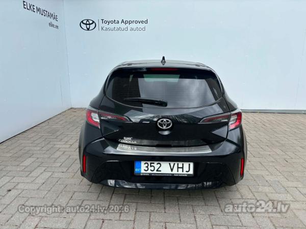 Черный Тойота Королла 2021 в Таллин, объемом двигателя 1.20 л и пробегом 64 тыс. км за 16495 €, фото 4 на AUTOMOTO.COM.LV