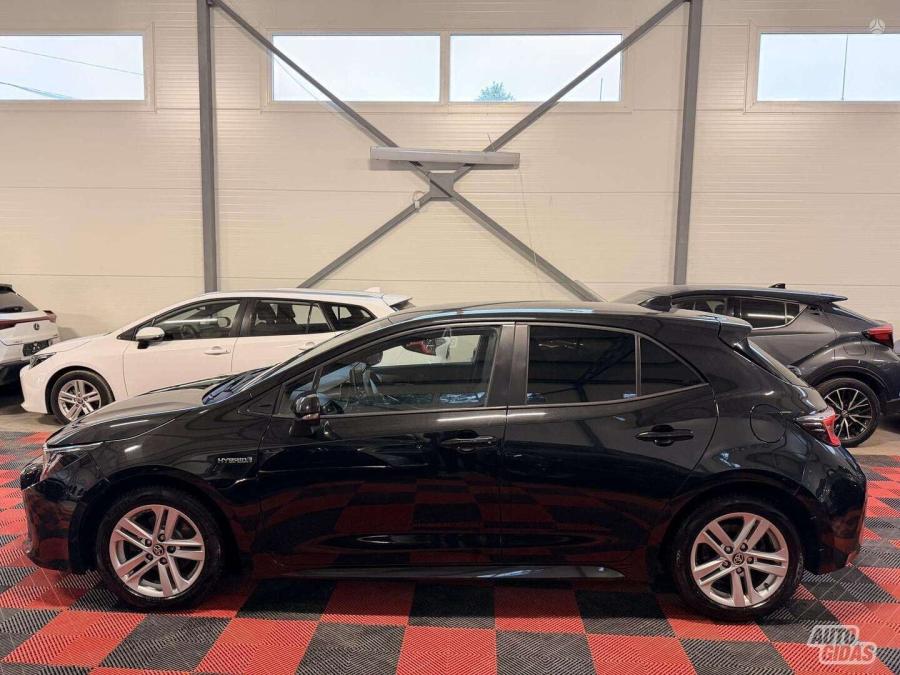 Melns Toyota Corolla 2021 Viļņa, ar dzinēja tilpumu 1.80 L un nobraukumu 188 tūkst. km par 14950 €, foto 4 vietnē AUTOMOTO.COM.LV