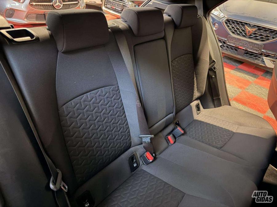 Melns Toyota Corolla 2021 Viļņa, ar dzinēja tilpumu 1.80 L un nobraukumu 188 tūkst. km par 14950 €, foto 13 vietnē AUTOMOTO.COM.LV