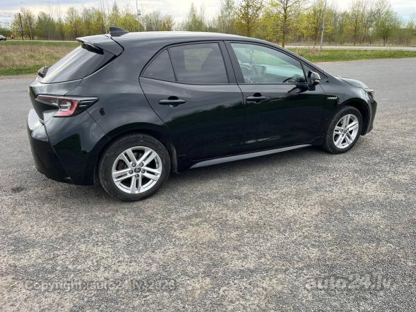 Black Toyota Corolla 2021 in Tallinn, with an engine capacity of 0.00 L and mileage of 129 thousand km for 16999 €, photo 5 on AUTOMOTO.COM.LV