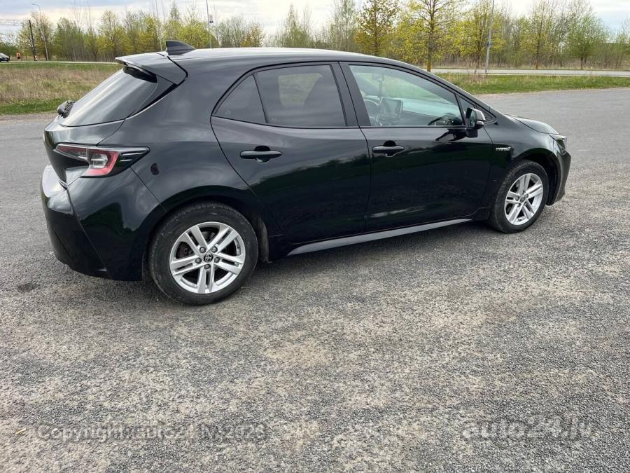 Black Toyota Corolla 2021 in Tallinn, with an engine capacity of 0.00 L and mileage of 129 thousand km for 16999 €, photo 6 on AUTOMOTO.COM.LV