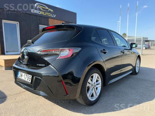 Black Toyota Corolla 2021 in Riga, with an engine capacity of 1.80 L and mileage of 195 thousand km for 14950 €, photo 3 on AUTOMOTO.COM.LV