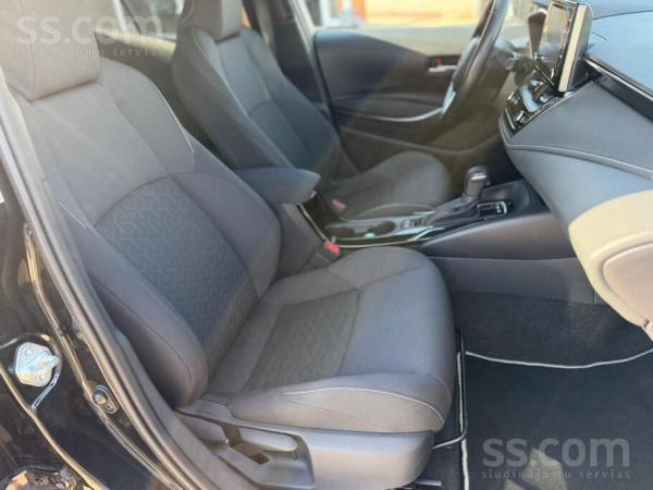 Black Toyota Corolla 2021 in Riga, with an engine capacity of 1.80 L and mileage of 195 thousand km for 14950 €, photo 10 on AUTOMOTO.COM.LV