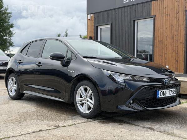 Black Toyota Corolla 2021 in Riga, with an engine capacity of 1.80 L and mileage of 195 thousand km for 14950 €, photo 1 on AUTOMOTO.COM.LV