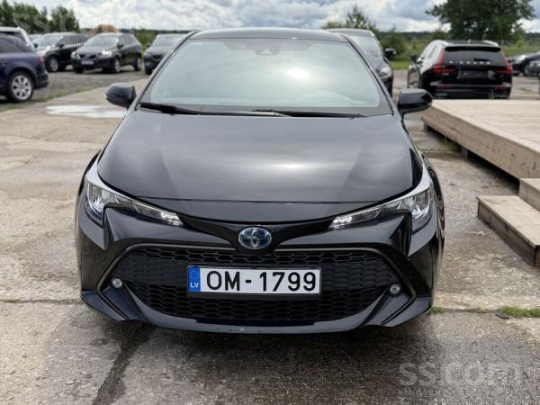 Black Toyota Corolla 2021 in Riga, with an engine capacity of 1.80 L and mileage of 195 thousand km for 14950 €, photo 2 on AUTOMOTO.COM.LV