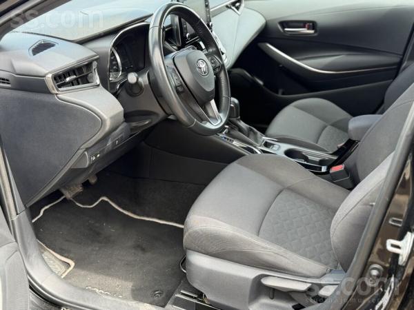 Black Toyota Corolla 2021 in Riga, with an engine capacity of 1.80 L and mileage of 195 thousand km for 14950 €, photo 8 on AUTOMOTO.COM.LV